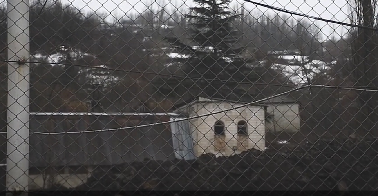 Manganul distruge râurile și solul, iar protestele continuă neobosite