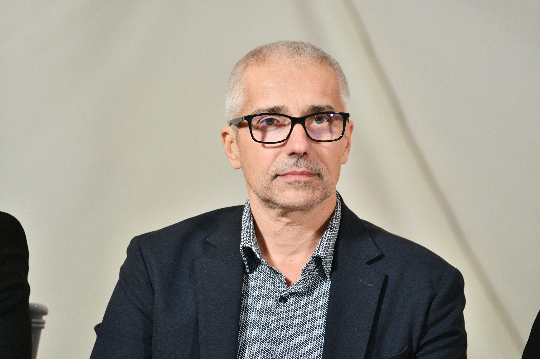 Operațiunea de compromitere a lui Radu Marinescu a început. Analiza ...