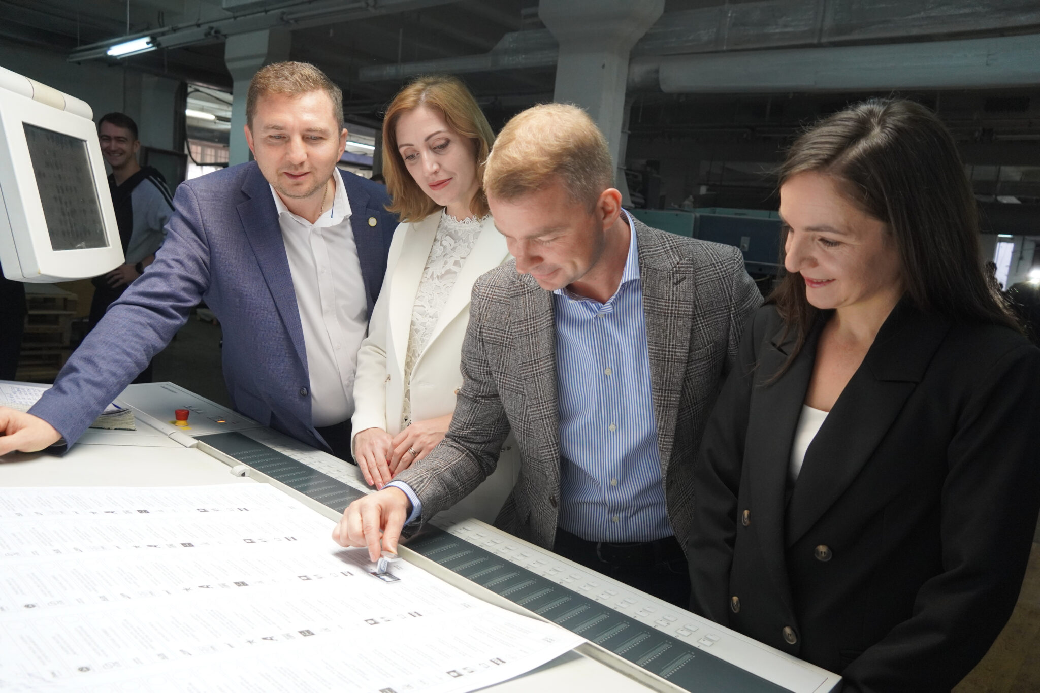 Tiparul buletinelor de vot a început la Chișinău. Costul total, aproape ...