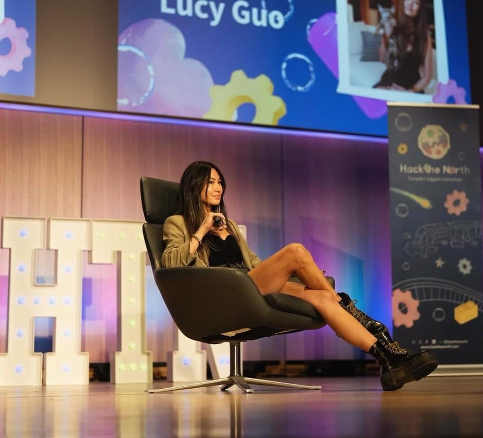 Cum a devenit Lucy Guo, fiica unor imigranți, cea mai tânără miliardară ...