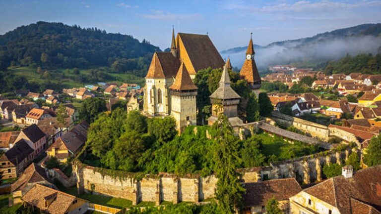 Experiențe de vis. Cazare în castel, în cele mai frumoase locuri din ...