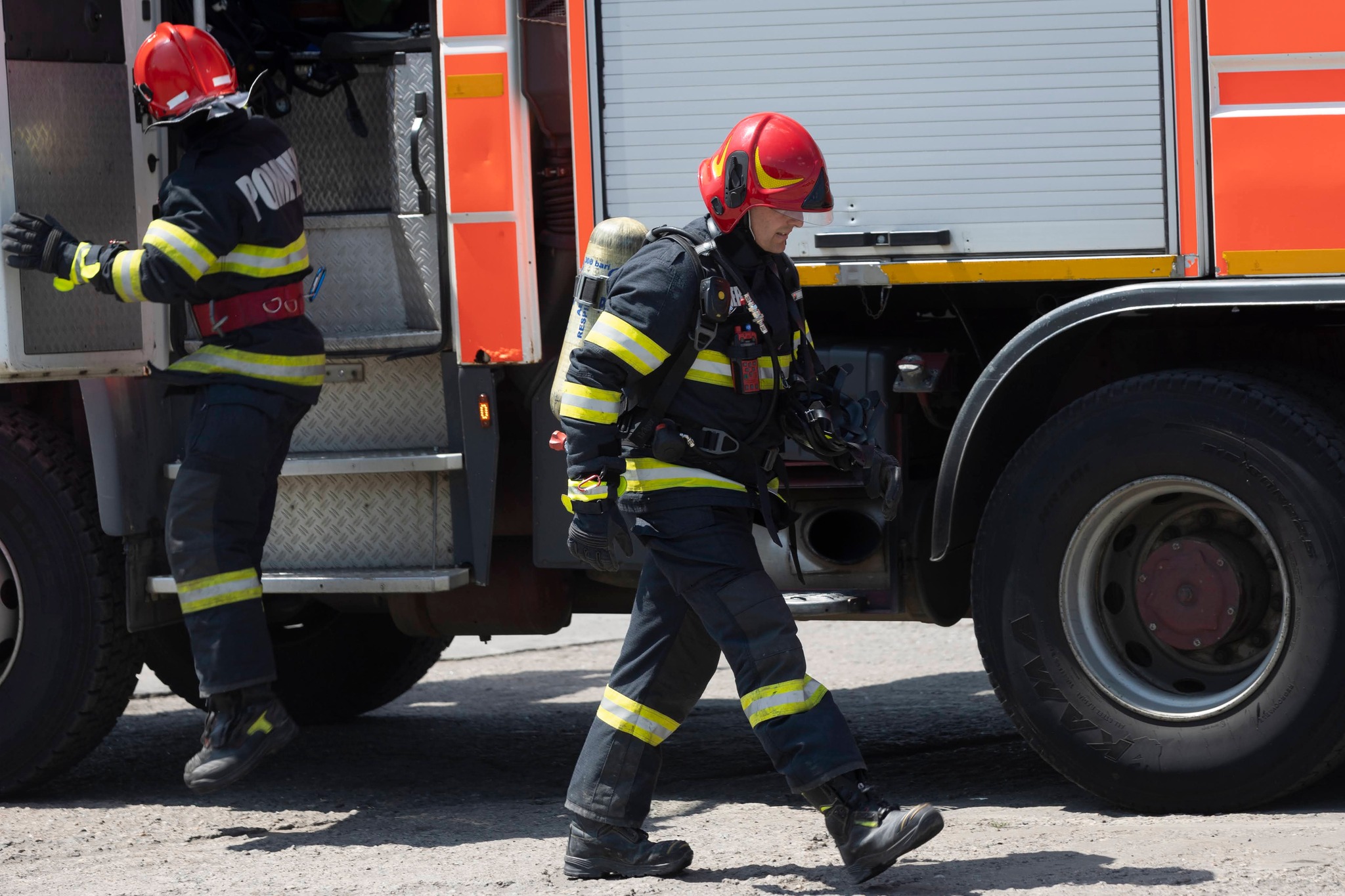 De la ce ar fi pornit incendiul din Sectorul 5. Explicațiile firmei ...