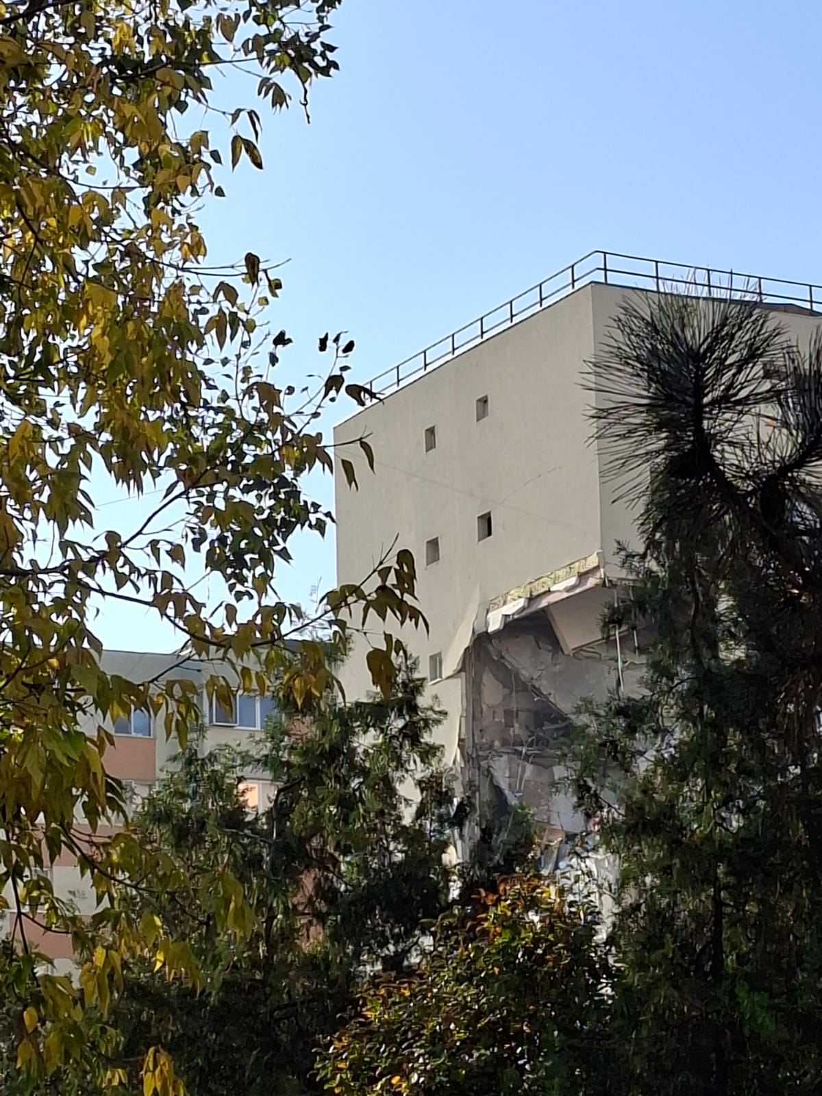 Explozie în Rahova. Arafat (IGSU): Blocul prezintă risc de colaps