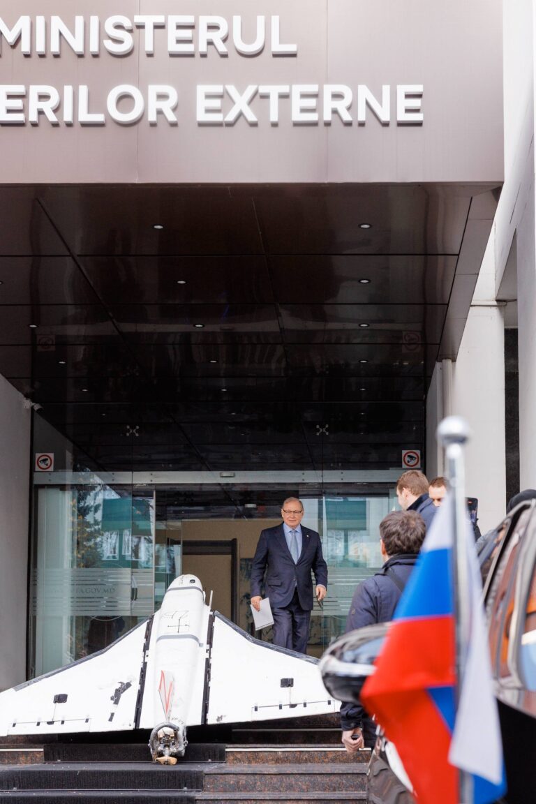 Drona de la Florești adusă la Ministerul de Externe. Ambasadorul agreat ...