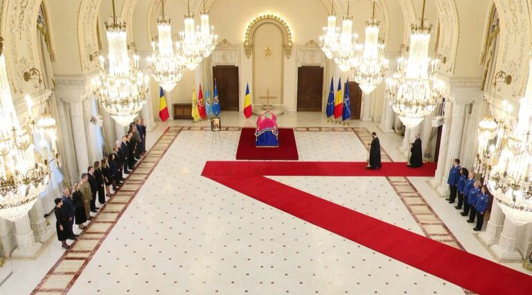 Sicriul cu rămăşiţele lui Grigore Alexandru Ghyka, ultimul domn al ...