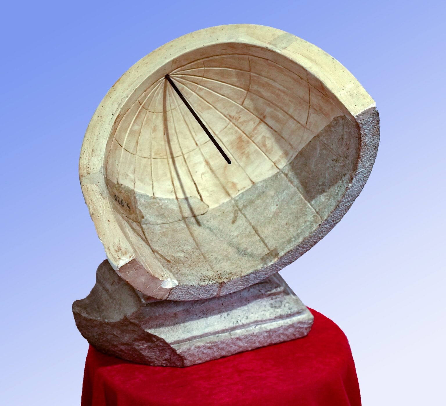 Primul „ceas” al Transilvaniei, expus la Sarmizegetusa. Cum măsurau ...