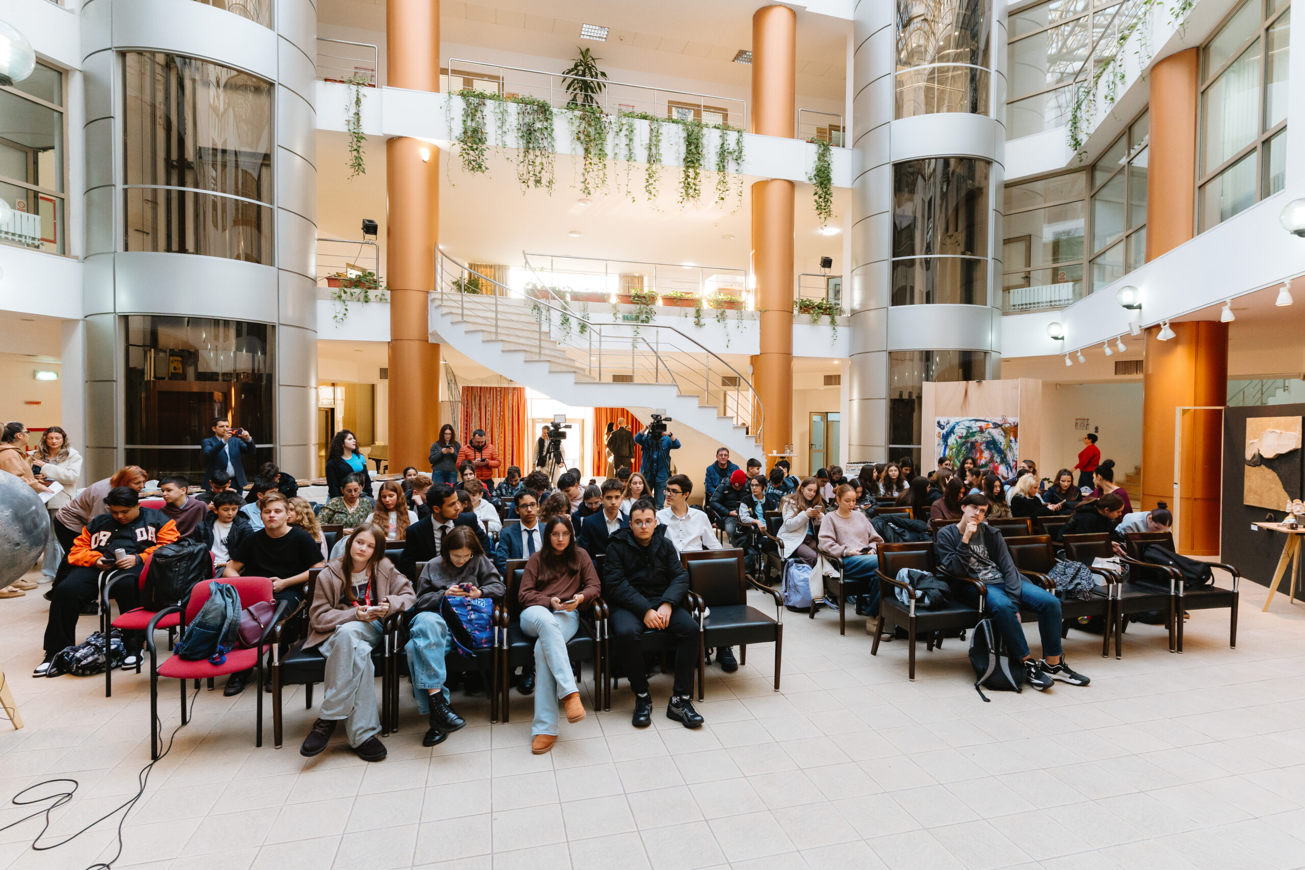 Fundația Tinmar sprijină performanța elevilor din București: 865 de ...