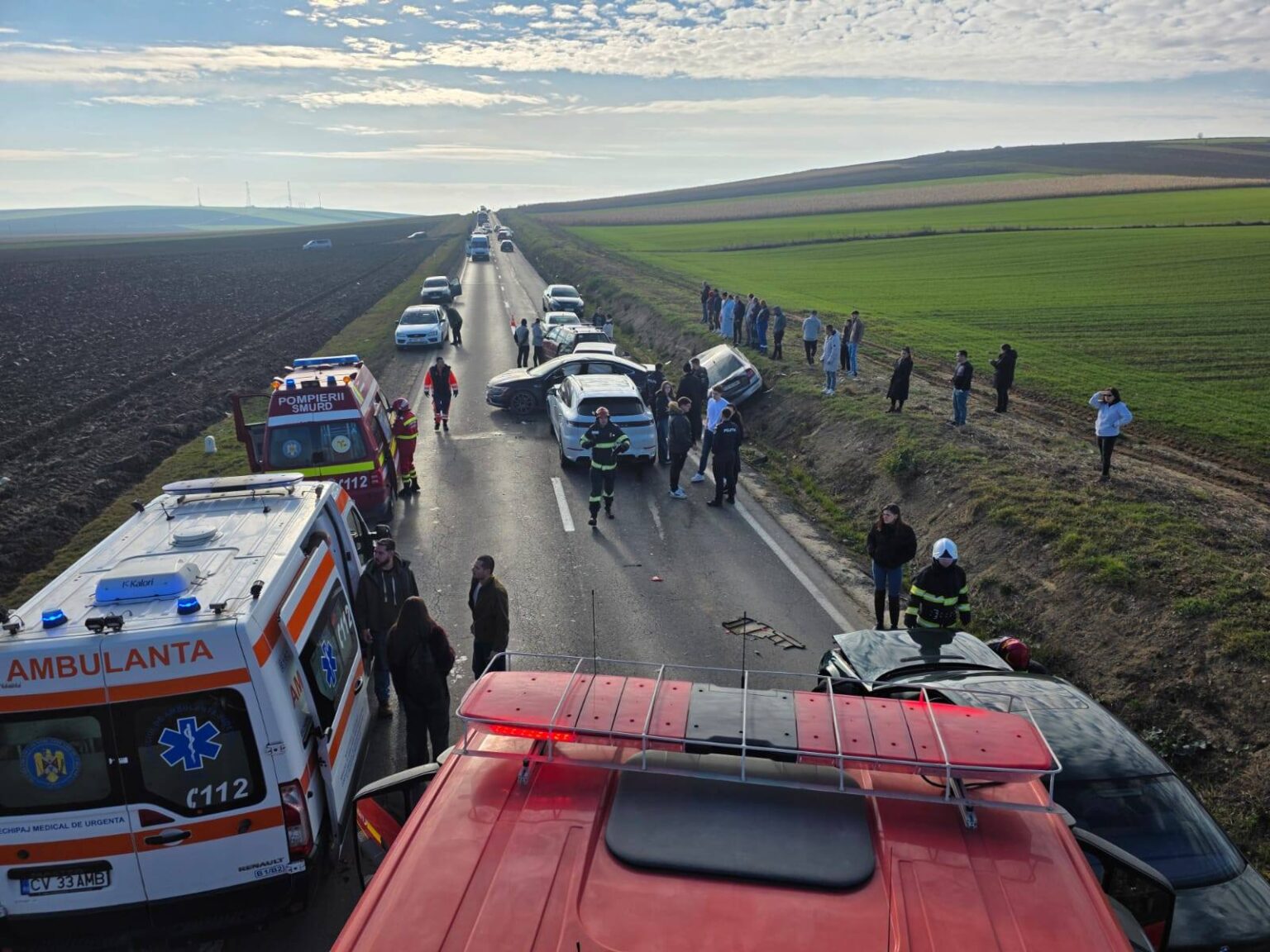 Cinci persoane rănite, într-un accident în care au fost implicate șapte ...