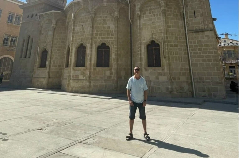 Moartea suspectă a criptografului rus din Cipru care îl apela direct pe ...